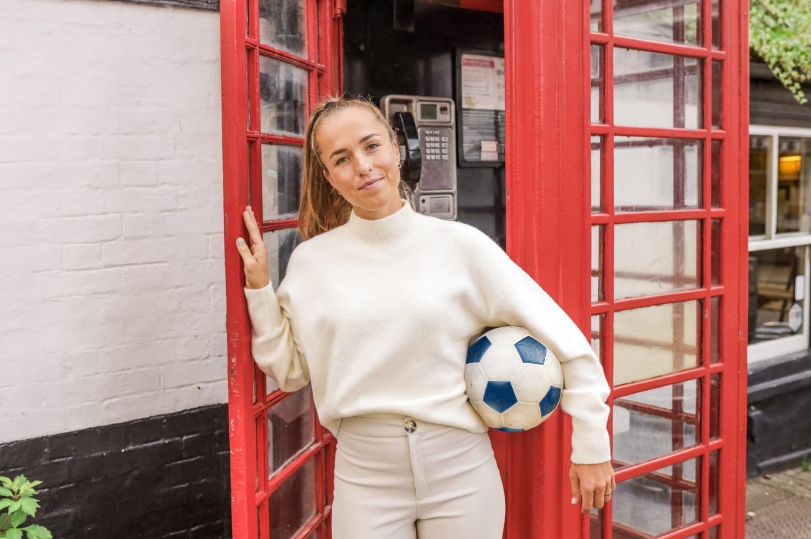 Das Kinderbuch von Meret und Lia Wälti: Lia am Ball